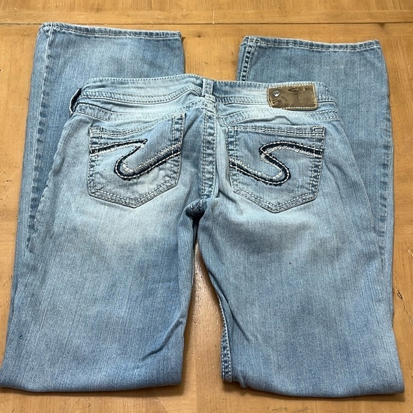 Silver Jeans | Jeans | Silver Tuesday Bootcut Jeans Super Cute Light ...